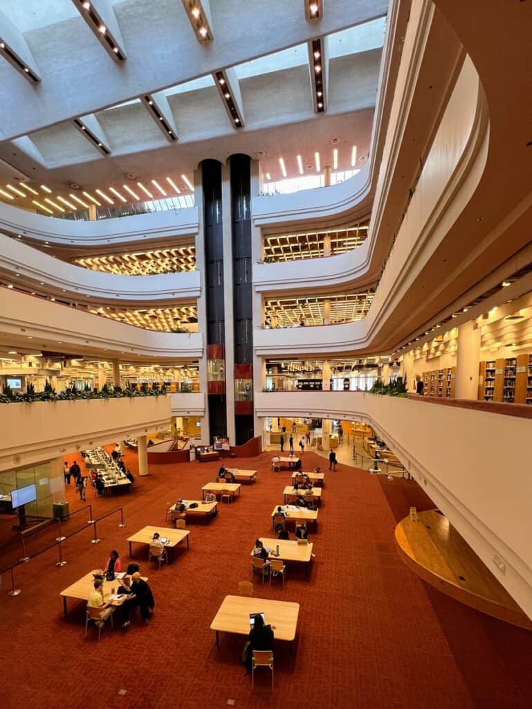 Hidden Gems in Toronto: 43 Interesting Places to Visit